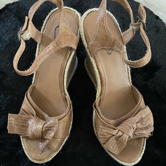 Candie's | Shoes | Candies Cabrice Cognac Sandal Preloved | Poshmark